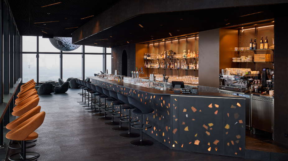 Cocktailbar Celest opent in top van de Zalmhaven in Rotterdam